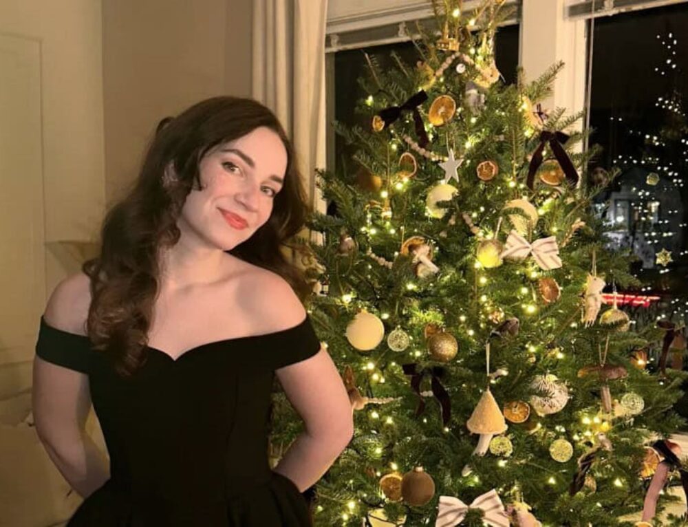 Why Is Everyone Longing for 2016? A Nostalgia Expert Explains the Trend